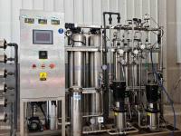 China 2 m³/h Continuous Output PLC-Controlled Industrial Reverse Osmosis Water System with SS304 Construction for sale