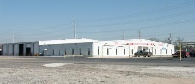 China Green Industrial Steel Buildings With Clearspan Easy Erection With H Type Steel Columns for sale