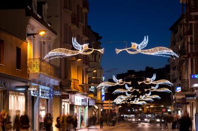 China outdoor christmas lighted angels decoration street for sale