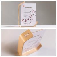 China New Product Clear L Shape Acrylic Photo Picture Frame with Wood Base Advertising Poster for sale