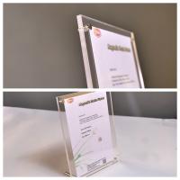 China Self Free Standing 4x6 Acrylic Photo Frame Stand For Desktop Decoration for sale