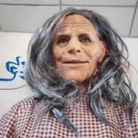 China Flexible Non Toxic Latex Mask for Professional Use with One Size Fit Most Design for sale