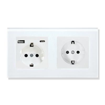 China 16A Current Rating Wall Switch and Socket with 60mm Installation Hole Spacing and 94-V0 Fireproof Rating for sale