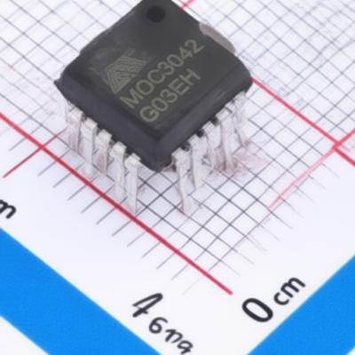 China photoelectric conversion thyristor optocoupler AOTE MOC3042M for in automation and control circuits for sale