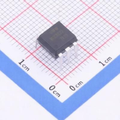 China Optocoupler Device UMW MOC3022M UMW Featuring GaAs Infrared LED and Silicon Chip for AC Power Control for sale