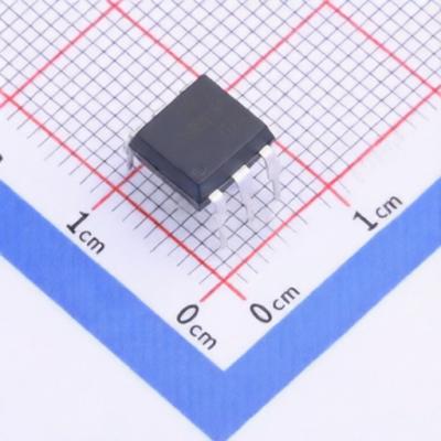 China Compact DIP package optocoupler UMW MOC3051M UMW featuring high isolation and peak breakdown voltage for sale