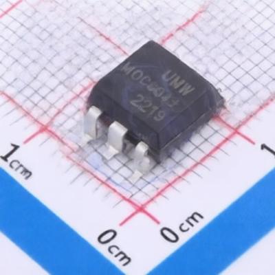 China UMW MOC3043SM UMW optocoupler featuring bidirectional triac driver and GaAs infrared LED for control for sale