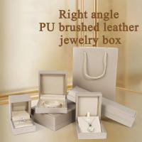 China PU Leather Fabric Gold Ring Packaging Box Customized With Statin Lining for sale