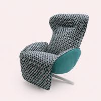 China Ergonomic Zero Gravity Power Recliner Chair With Metal Frame High Resilience Foam for sale