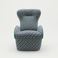 China Ergonomic Zero Gravity Power Recliner Chair With Metal Frame High Resilience Foam for sale