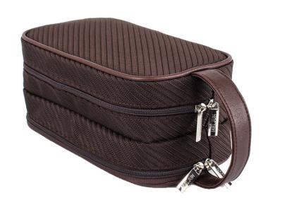 China Luxury Promotional Toiletry Bag Polyester Material Made With Custom Logo for sale