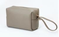 China Promotional Fashion Cosmetic Bag PU Leather Material Made With Handle for sale