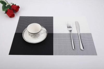 China 4-Piece Adiabatic Placemat Set Reversible Textilene Tonal Placemats 18x12 Inch for sale