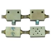 China Asphalt paver parts ABG6820 8820 paver leveling cylinder 80704372 solenoid valve for sale