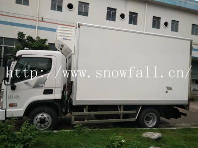 China SNOWFALL Meat Rail Truck Box 150hp Diesel Refrigerated for sale