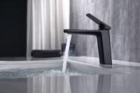 China Deck Mounted Bathroom Basin Faucets , Single Hole Basin Mixer Tap Faucet for sale