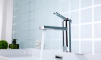 China Polish Chrome Single Hole Bathroom Faucet With Pop Up Drain for sale