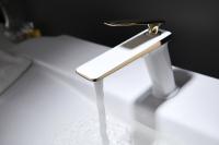 China T&F Bathroom Basin Faucets , Chrome Brass Single Hole Basin Mixer Tap for sale