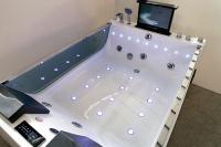 China 2 Person Jacuzzi Bath Tub Bubble Soaking Massage Freestanding With TV for sale