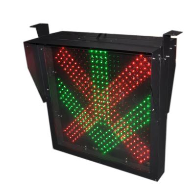 China High Brightness LED Variable Sign with Red Cross and Green Arrow 30W Consumption for sale
