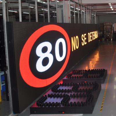 China IP65 Waterproof 16mm Pixel Pitch 1R1G1B Pixel Composition VMS LED Display Variable Message Sign for sale