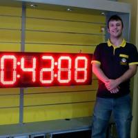 China Outdoor Waterproof 24 Inch Digital LED Street Clock with GPS Synchronization and Adjustable Brightness for sale