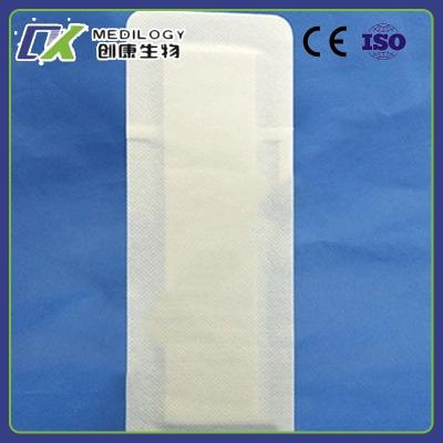 China Medical Non Woven PU Film Adhesive Wound Dressing 10x10cm Waterproof Breathable for sale