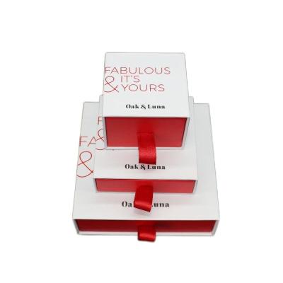 China Custom Logo Jewelry Paper Gift Box For Earring Bracelet Necklace Ring for sale