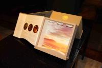 China Luxury Wine Gift Box Packaging 4C PMS UV Or Offset Printing for sale