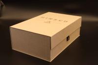 China Magnets Closing Luxury Wine Box Packaging With Fabric Pull Tab for sale