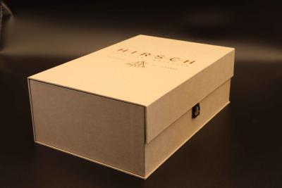 China Magnets Closing Luxury Wine Box Packaging With Fabric Pull Tab for sale