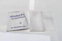 China 4C Printing Alcohol Cleaning Pad Paper Aluminum Film Woven Fabric Material for sale