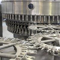 China SS304 Automatic Gravity Water Bottle Filling Machine 0-30000BPH for sale