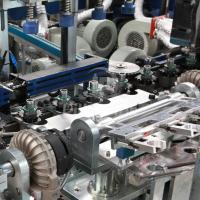 China Automatic Bottle Blowing Machine 4000-4500BPH 4 Cavity Blow Moulding Machine 330ML for sale