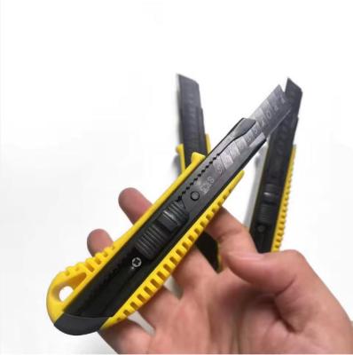 China ODM Retractable Utility Knife Blade Paper Replacement Trimmer Cutter for sale