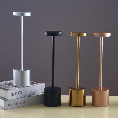 China TPYE C Charging Modern Theme Metal Touch Table Lamp For Bar Bedside for sale