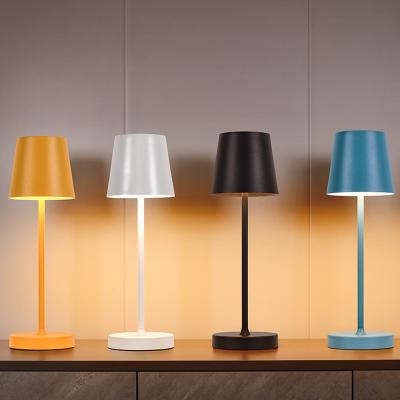 China Restaurant Cordless LED Touch Desk Light , Bar Hotel Rechargeable Metal Table Lamp for sale