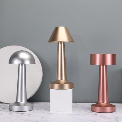 China European Luxury Design Gold Table Lamp Home Decor Dining Room Table Lights for sale