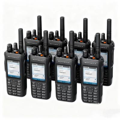 China Motorola R7 Digital Two-Way Radio IP68 Waterproof Dustproof Intelligent Noise Cancellation for Railway Hotel Construction for sale