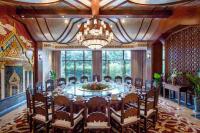 China Gleville Southeast Asia Furniture Resort Customized Wood Dining Room Sets for sale