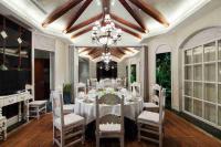 China Gleville Southeast Asia Furniture Resort Customized Wood Dining Room Sets for sale