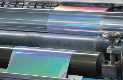 China Movable Glue Self Adhesive Holographic Film  Roll 50u surface thickness for sale