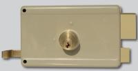 China Long Lasting Single Cylinder Rim Door Lock with Included Strike Plate and OEM Finish for sale