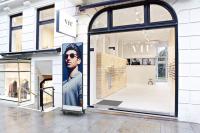 China 640×1920mm Standing LED Screen Poster — P1.5 / P1.86 / P2 / P2.5 Indoor & Covered-Outdoor Advertising Display for sale