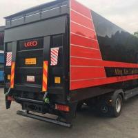 China 2500kg Heavy Lorry Tail Gate 2.4m Hydraulic Tail Lift Vertically for sale