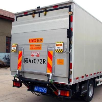 China 1000kg Capacity Cantilever Tail Lift Trucks With Liftgates Hydraulic Dongfeng for sale