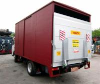 China 24V Voltage Aluminum Hydraulic Tailgate Lift Black Color 2000kg for sale