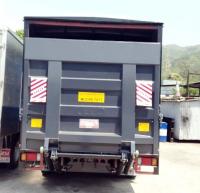 China Automatic Box Van Tail Lift Cantilever Truck Power Tailgate Lift 24V 18MPa for sale