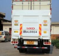 China Aluminum Alloy Hydraulic Tailgate Lift 700kg Loading Capacity With 8L Oil Cylinder for sale