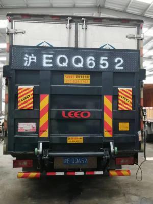 China Steel material plate car tailgate elevator, with a load capacity of 2000kg, black, and can also be customized in colors for sale